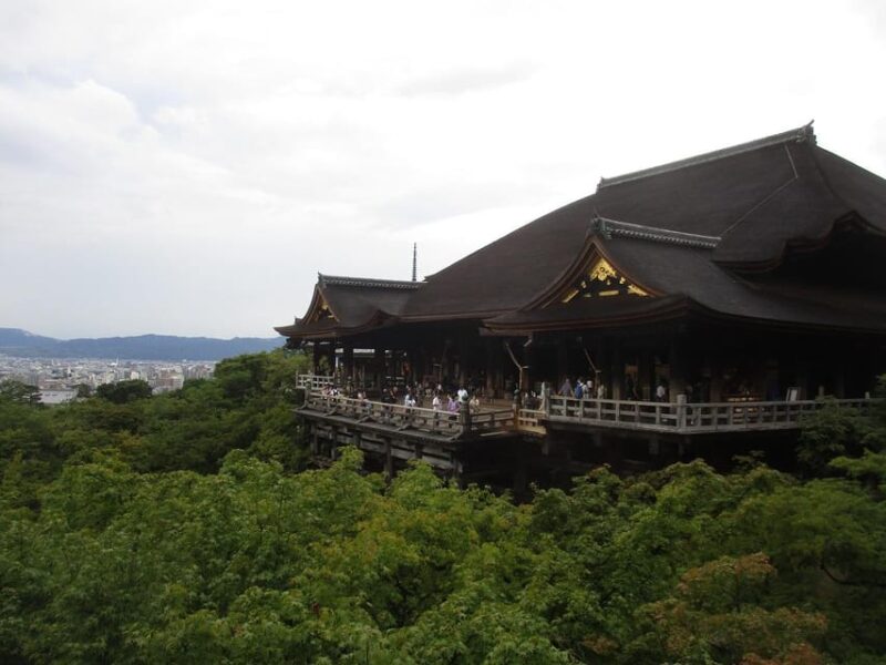 KYOTO Pagoda Doro, Bamboo Kiyomizu Geisha (Italian Guide) - Transportation and Accessibility