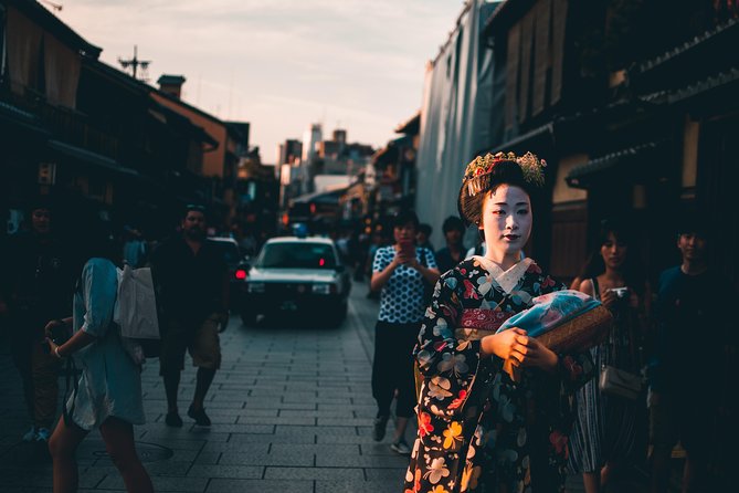Kyoto Private Night Tour: From Gion District To Old Pontocho, 100% Personalized - Potential Sightings of Captivating Geisha