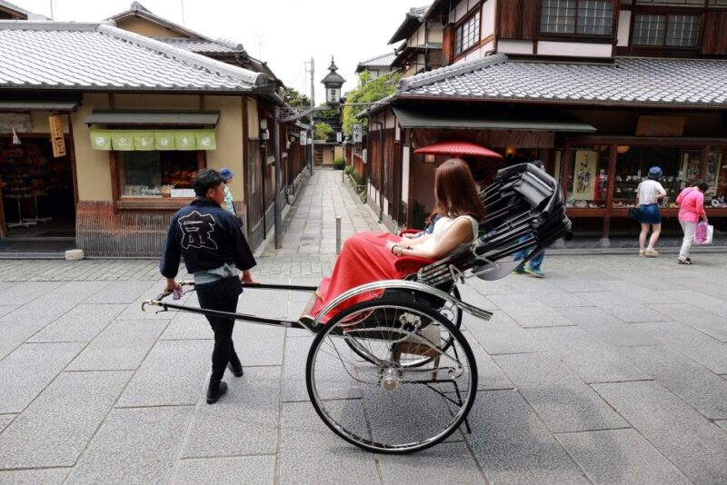 Kyoto: Private Rickshaw Tour of Gion and Higashiyama Area - Key Points
