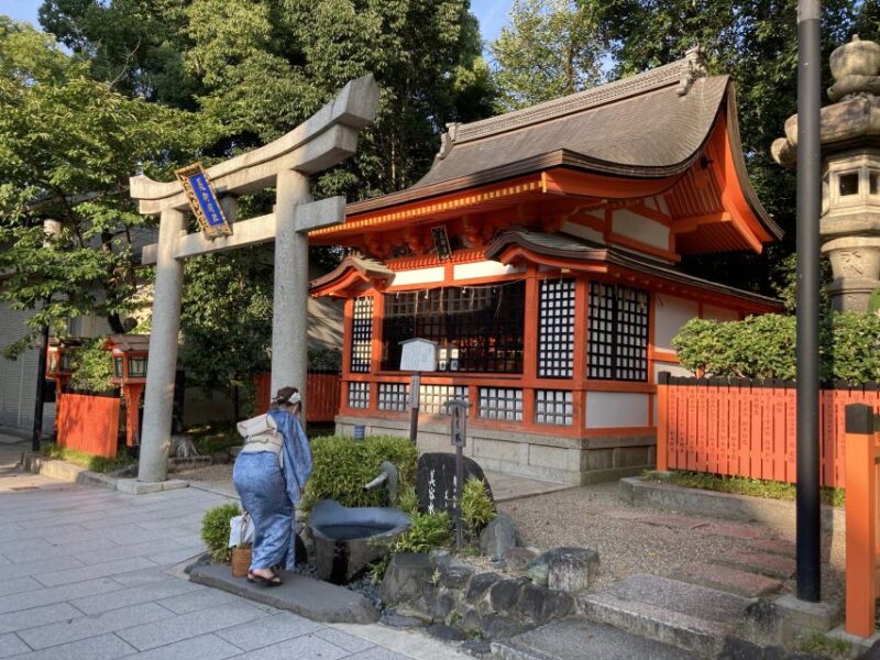 Kyoto: Private Walking Tour With Kiyomizu Temple & Gion - Gion: Discovering the Minamiza Kabuki Theatre and Hanamikoji Street