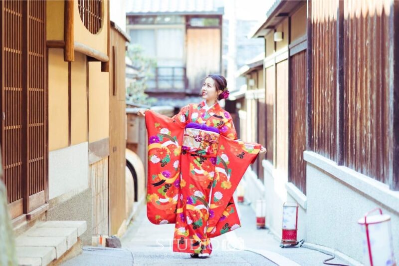 Kyoto: Traditional Kimono Rental Near Gion W/ Photoshoot - Key Points