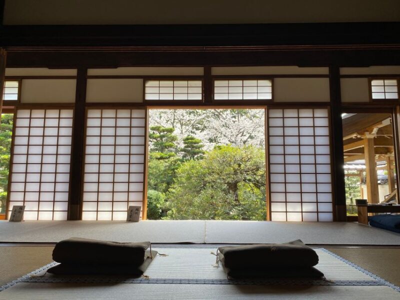 Kyoto: Zen Experience in a Hidden Temple - Key Points