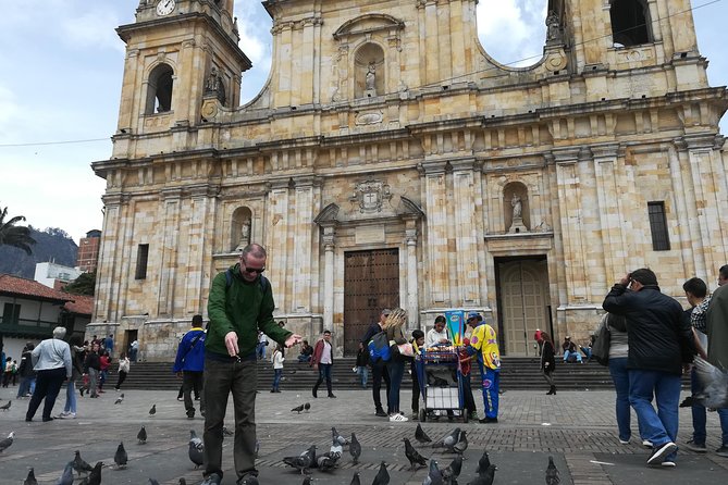 La Candelaria, Mount Monserrate and the Gold Museum in One Day in Bogotá - Taking in the Grandeur of Plaza Bolívar