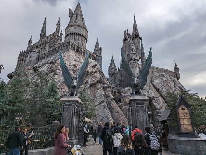 LA: Celebrity Homes & Universal Studios Hollywood Package - Universal Studios Hollywood: Rides, Sets, and Entertainment