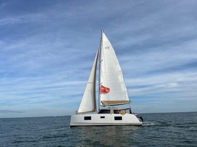 La Flotte, Ile de Ré: Sailing Catamaran Cruise - Practical Aspects of the Tour