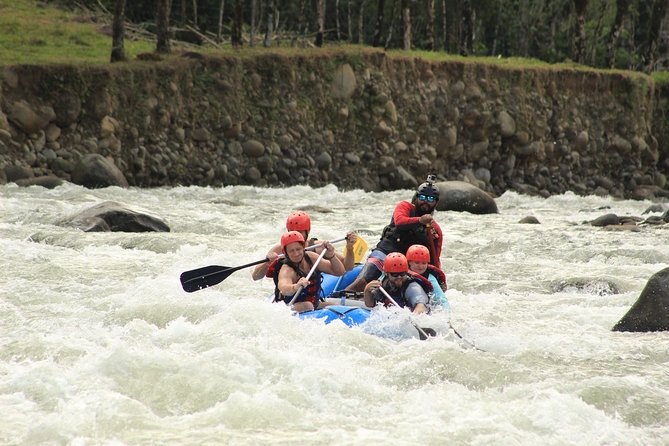 La Fortuna White Water Rafting + Authentic Lunch - Key Points