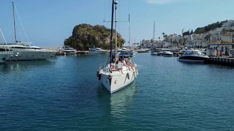 La Herradura: Sailing with a view of dolphins - Who Should Consider This Tour?