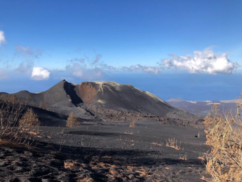 La Palma: Guided Tour to Tajogaite Volcano with Transfer - The Lava Delta and Affected Villages