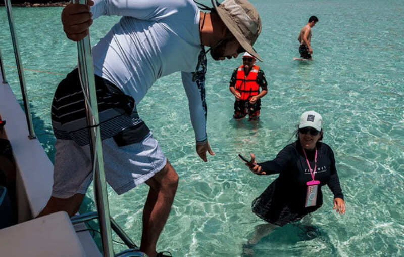 La Paz: Boat ride to Espiritu Santo island and sloop - An In-Depth Look at the Experience