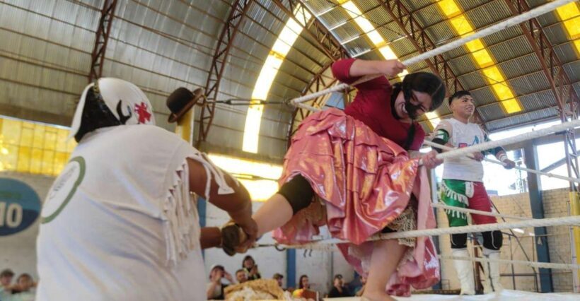 La Paz: Cholitas Wrestling Tickets and Transfer - Key Points