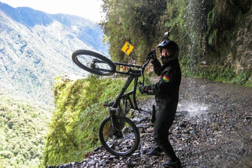 La Paz: Death Road Mountain Bike Tour with Lunch - Why this tour is worth considering