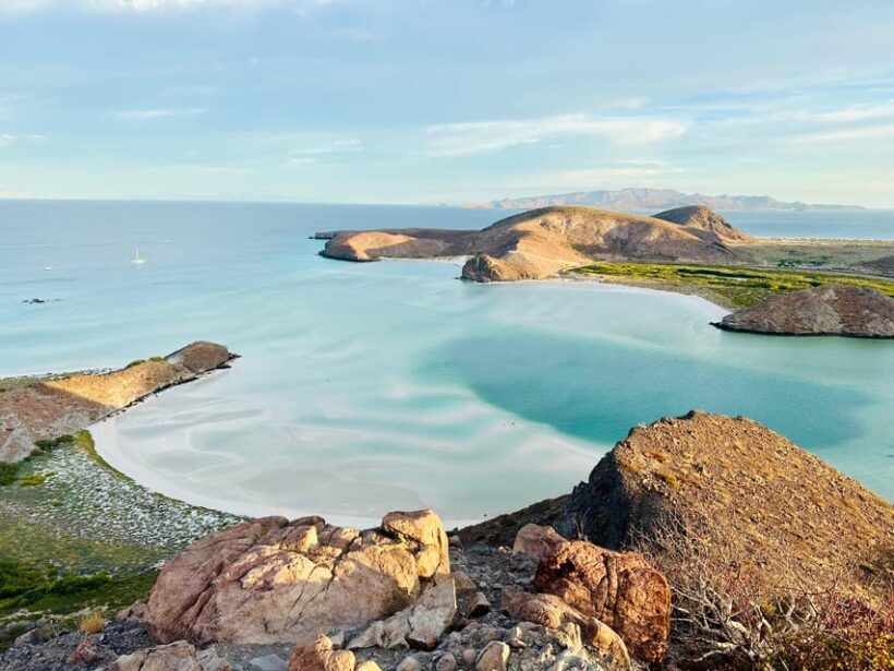 La Paz: Deluxe Yacht Adventure with Paddleboarding - Included and Not Included