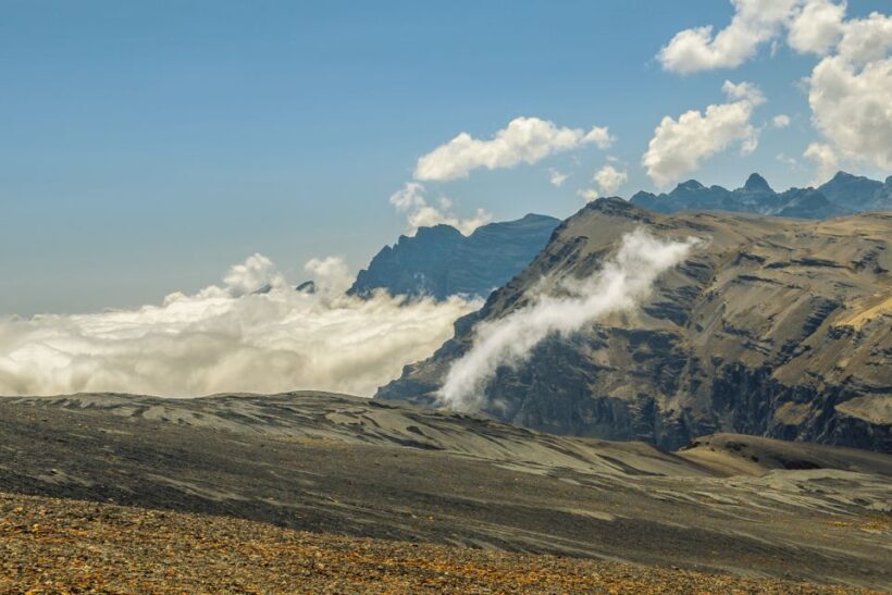 La Paz: Mountain Bike Down the World's Most Dangerous Road - The Ascent and Start of the Ride