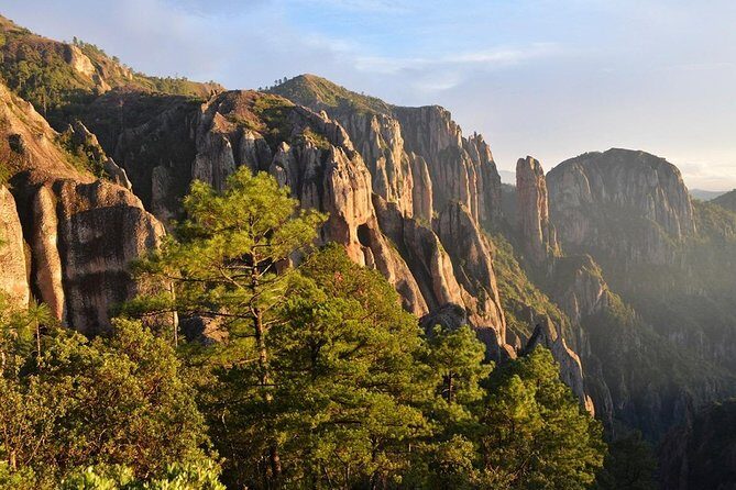 La Pirámide Park // WALK AND DISCOVER THE PARK - Discovering La Pirámide Park: An In-Depth Look