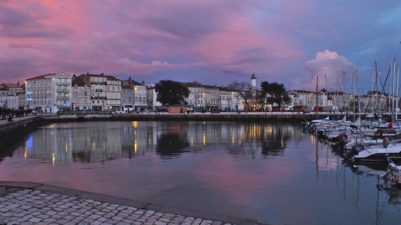 La Rochelle private guided city tour - Who Should Consider This Tour?