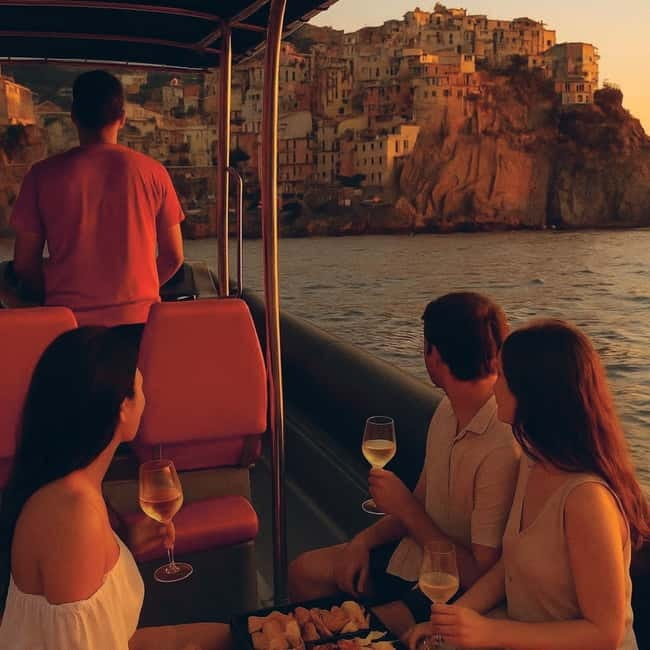 La Spezia: Cinque Terre Sunset Boat Tour with Appetizers - Practical Tips for a Great Experience