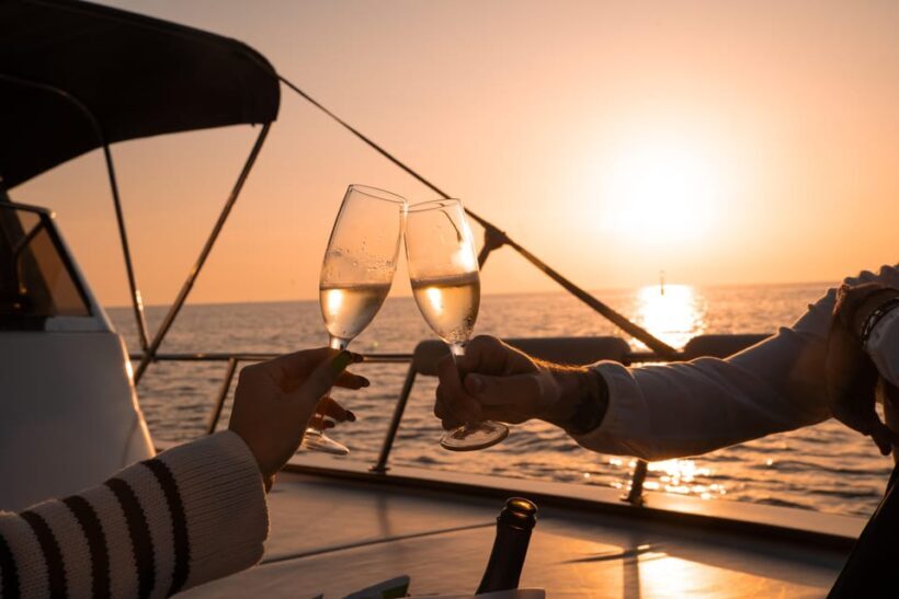 La Spezia: Gulf of Poets Sunset Boat Tour with Drinks - Key Points