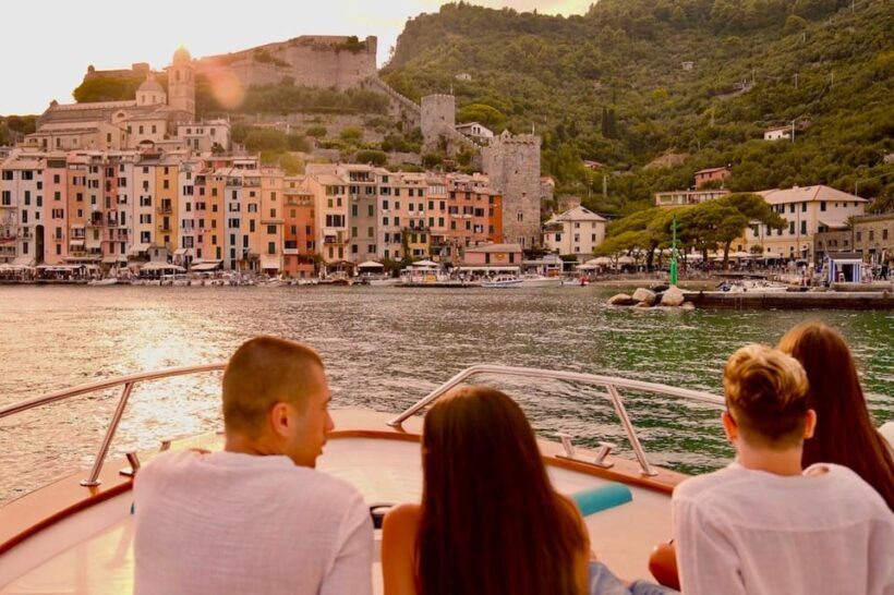 La Spezia: Gulf of Poets Sunset Boat Tour with Drinks - The Itinerary: A Closer Look at Each Stop