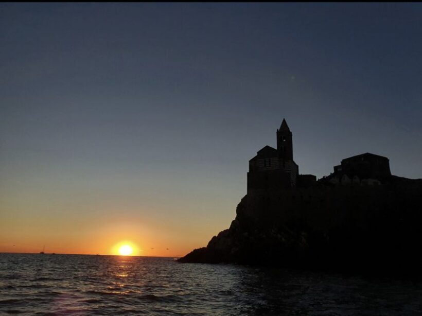 La Spezia: Sunset Boat Tour with Aperitivo and Snacks - The Final Stop: Porto Venere