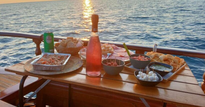 La Spezia: Sunset Cruise with Aperitif and Dinner - Practical Details and Tips