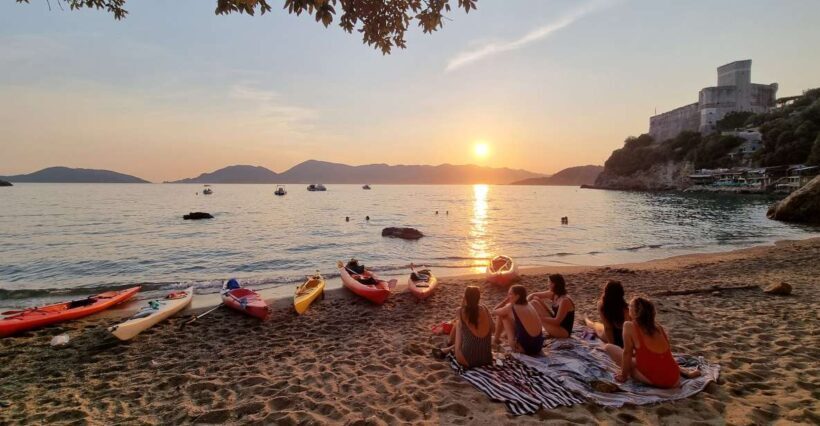 La Spezia: Sunset Kayak & Caves Tour w/ Swimming & Aperitif - A Closer Look at the Kayak La Spezia Sunset Tour