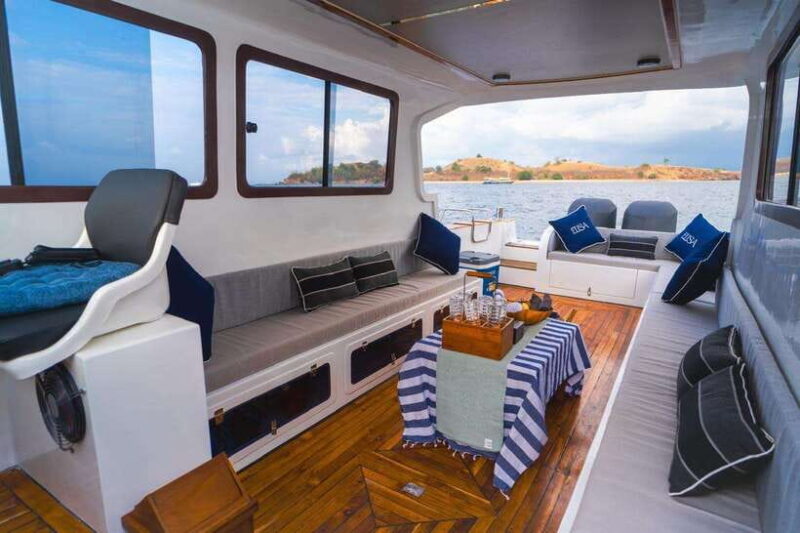 Labuan Bajo: One Day Tour to Explore Komodo National Park - Detailed Breakdown: What to Expect on This Tour