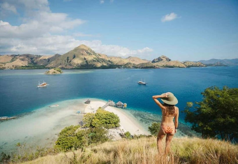 Labuan Bajo: Private Komodo & Island-Hop Yacht w/ Snorkel - The Itinerary in Detail