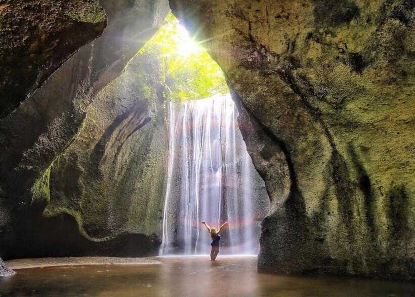 Labuan Bajo:Batu Cermin, Rangko Cave, Sylvia Hill & Waringin - Waringin: A Culture and Nature Blend