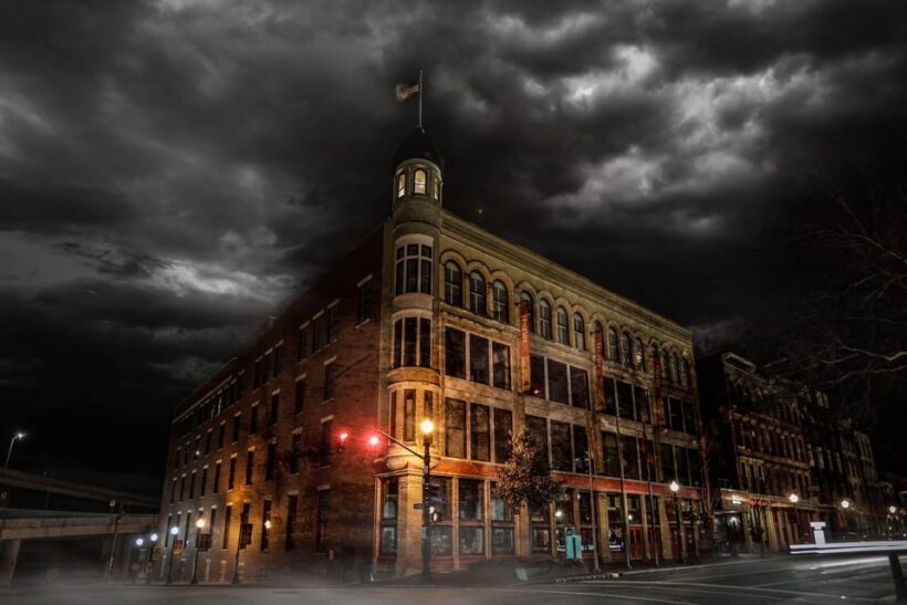 Lace, Lunacy, and Loss: Louisville Ghost Tours - The Balance of Value and Experience