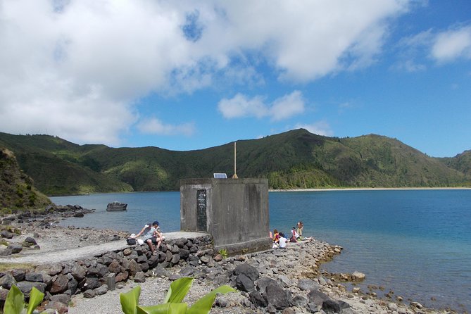 Lagoa Do Fogo Walking Tour With Lunch From Ponta Delgada - Tour Reviews and Feedback