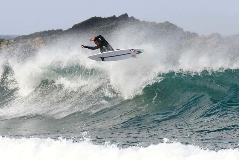 Lagos: group surf lessons for all levels - The Experience in Detail