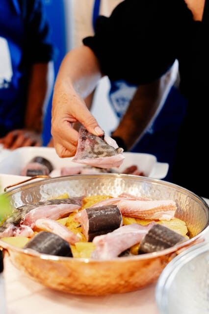 Lagos: Market Tour and Cataplana Cooking Class - Who Should Consider This Tour?