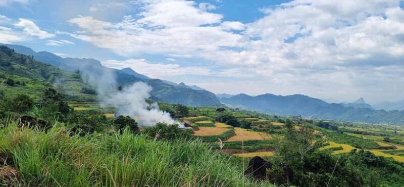 Lai Chau: Colorful Ethnic Market of San Thang on Sunday - Lunch and Further Village Visits