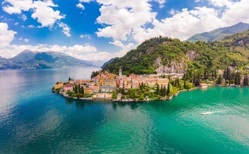 Lake Como: Boat Ride with an elegant Black Boat - Authentic Experiences and Local Flavor