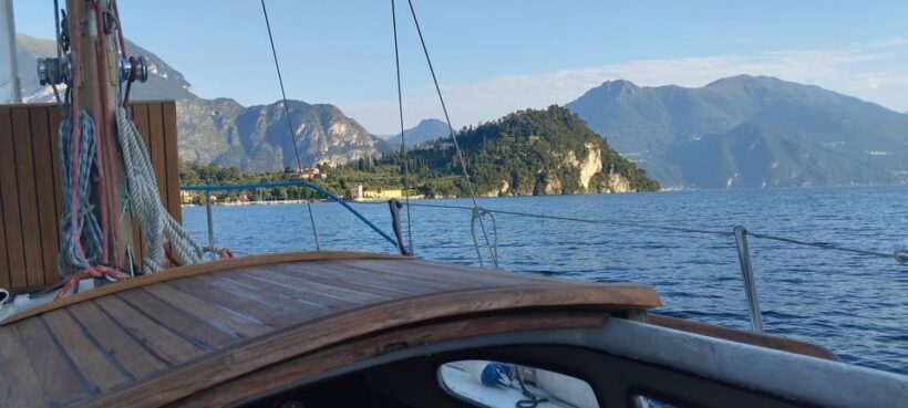 Lake Como: Classy Sailing tour, embrace the Eco-friendly way - The Allure of Lake Como on a Vintage Sailboat