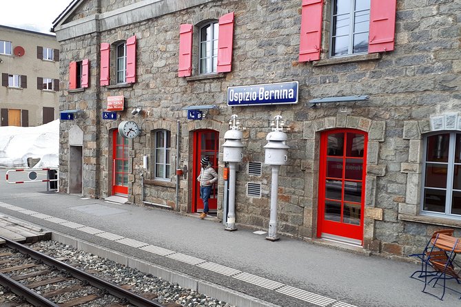 Lake Como, Swiss Alps and Bernina Train. From Milan - Discovering the Swiss Alps
