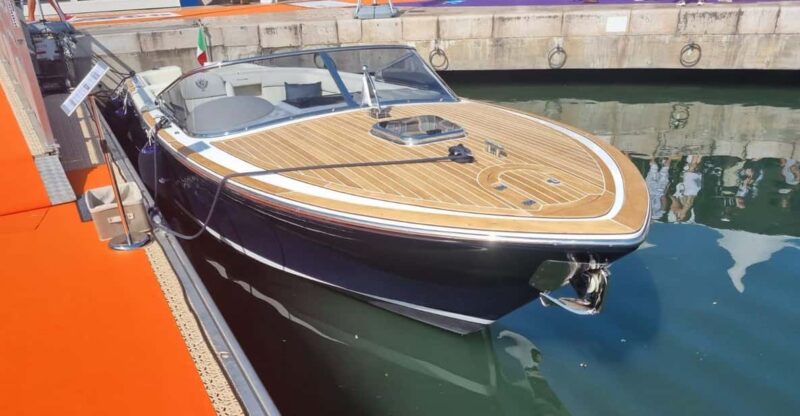 Lake Como: Water Taxi Cruise - Restrictions