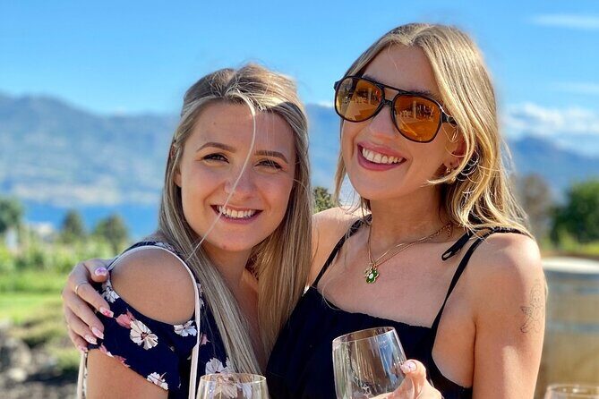 Lake Country Half Day Guided Wine Tour With 4 Wineries - Practical Tips for Travelers