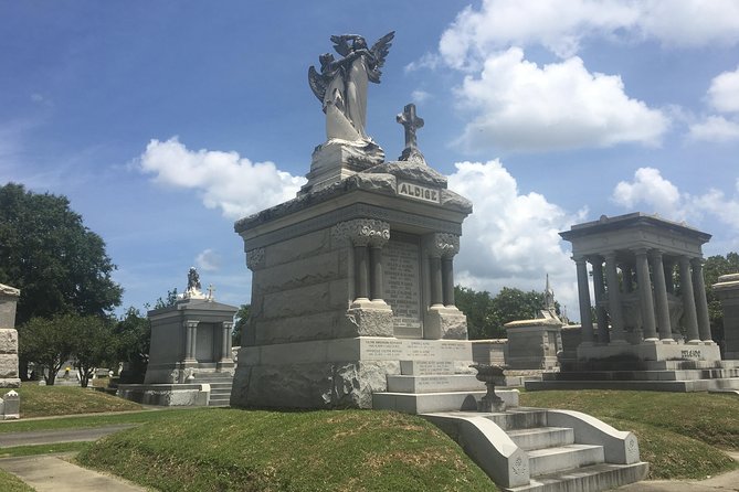 Lake Lawn Metairie Cemetery Walking Tour - Highlights of the Cemetery