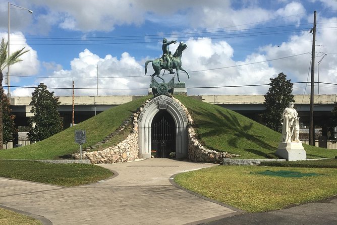 Lake Lawn Metairie Cemetery Walking Tour - Historical Significance