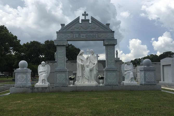 Lake Lawn Metairie Cemetery Walking Tour - Guest Experiences and Reviews