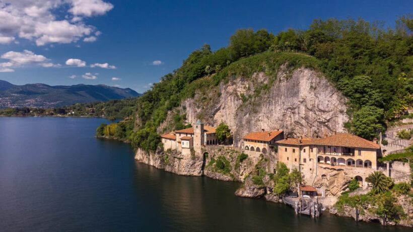 Lake Maggiore: Santa Caterina del Sasso Hermitage Ticket - The Location and Its Surroundings