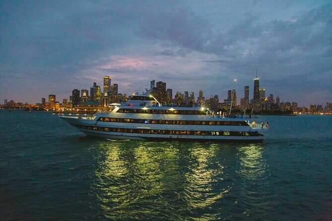Lake Michigan 21+ July Fireworks Buffet Dinner Cruise - An Overview of the Experience
