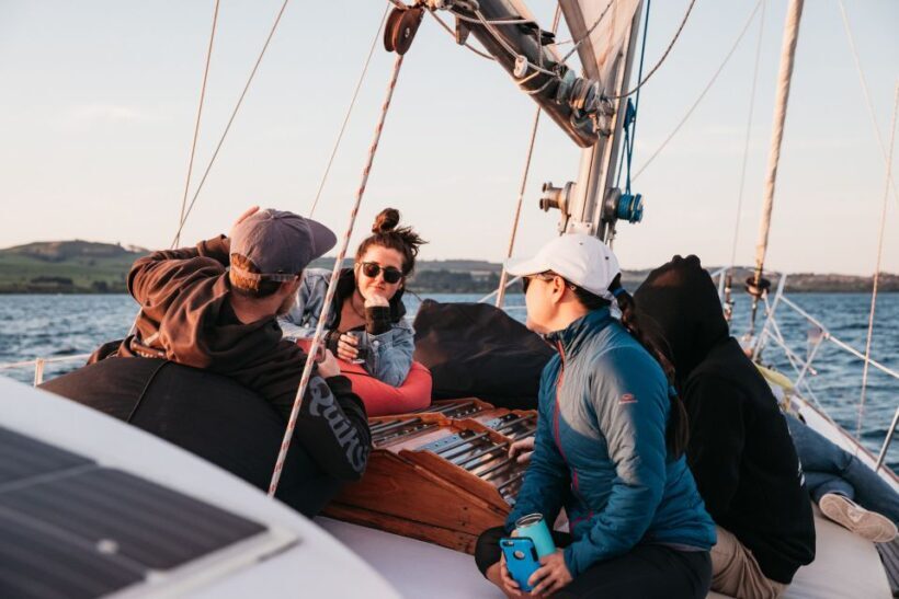 Lake Taupo: Sailboat Trip to the Maori Rock Carvings - Key Points