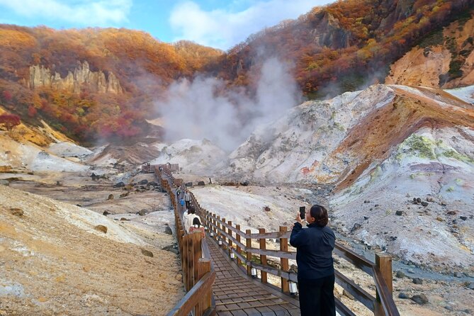 Lake Toya and Noboribatsu Hell Valley Private Day Trip - Hiking and Local Cuisine