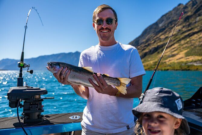 Lake Wakatipu Queenstown: 6 hour Fishing Adventure by Boat - An In-Depth Review of the 6-Hour Fishing Adventure