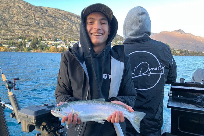 Lake Wnaka: 6 hour Fishing Adventure by Boat - Snacks, Catch, and Convenience
