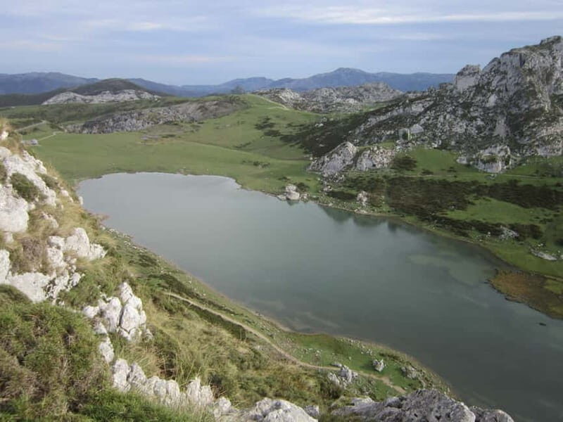 Lakes of Covadonga and Sanctuary of Covadonga: Guided and interpreted tour - Practicalities and Pacing