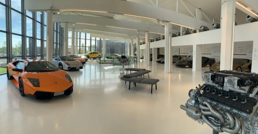 Lamborghini world vip experience - 2 Test Drives included - Key Points