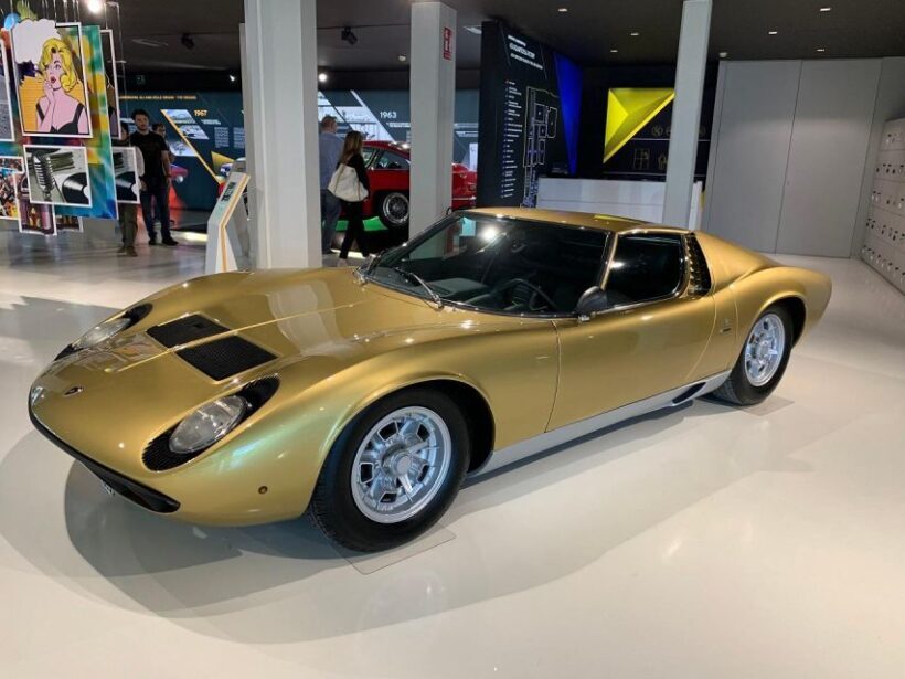 Lamborghini world vip experience - 2 Test Drives included - Factory and Museum Visit: Behind the Curtain